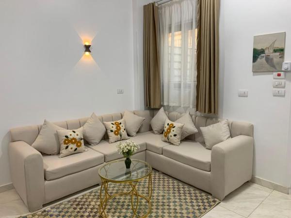 Desert Daisy Spacious Garden Apartment 2br - Louxor