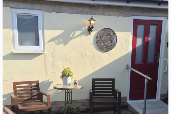 Studio Sleeps 2 With Free Parking And Garden - Guildford, UK
