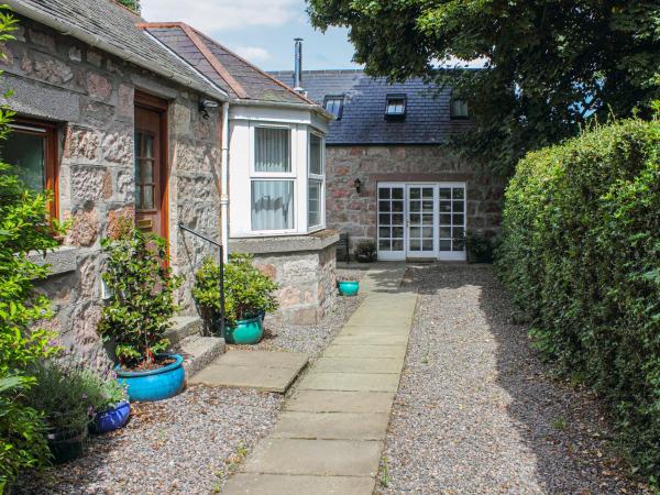 Pine Tree Cottage - Uk45925 - Ballater