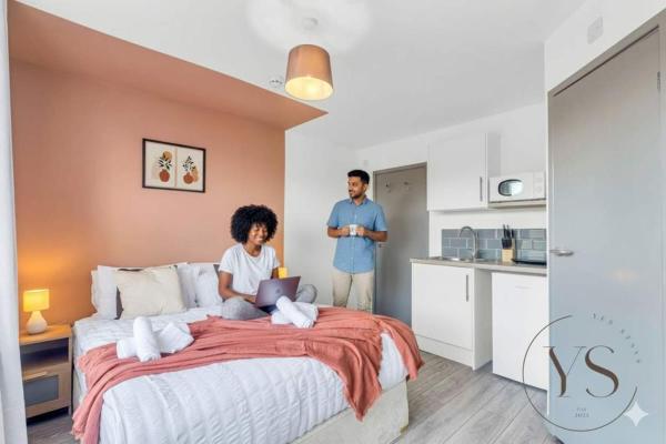 Modern Suite 2c In Longton Near Alton Towers With Wi-fi And Smart Tv - Stoke-on-Trent
