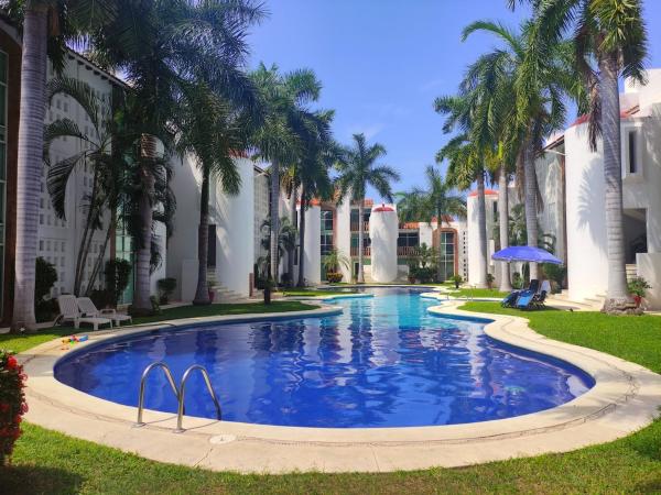 Top Pool Condo In Ixtapa's Hotel Area - 이스따빠