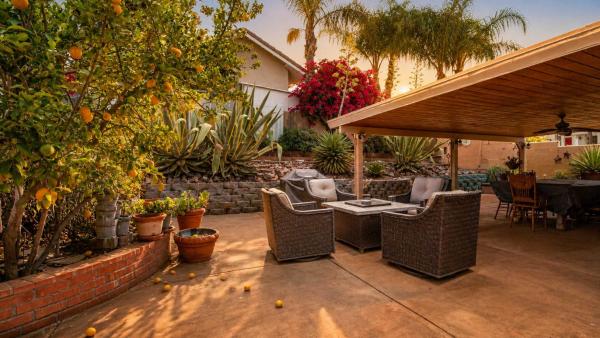 Cozy 3br Lake Elsinore Retreat With Mountain Views - Canyon Lake, CA