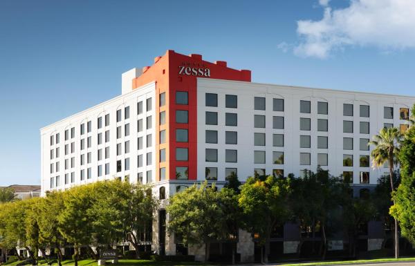 Hotel Zessa Orange County Airport, A Doubletree By Hilton - Newport Beach, CA