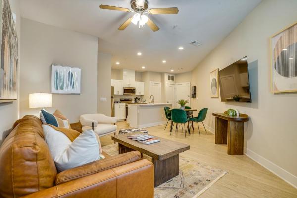 2 Mi To Dtwn Crowley! Modern Escape W/ Pool Access - Joshua, TX