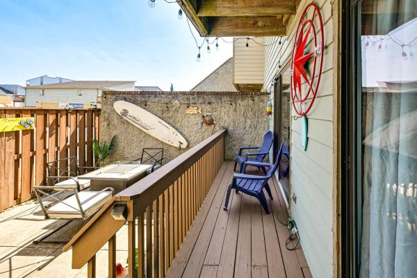 Walk To Beach: Ocean City Condo W/ Private Patio - Ocean City, MD