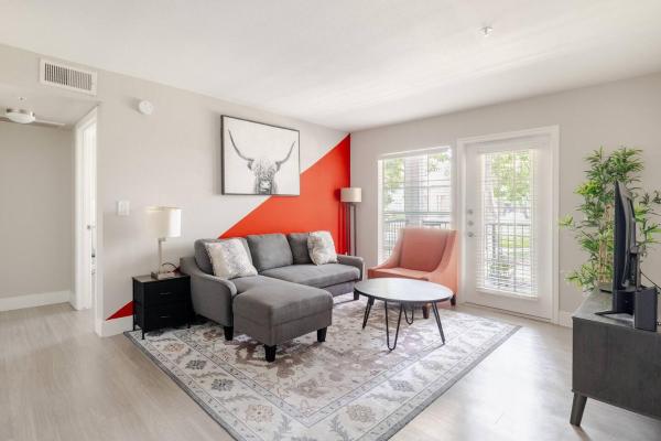 Cozy 1br With 2 Beds @5 Min Walk To Nrg & Near Tmc - Missouri City, TX