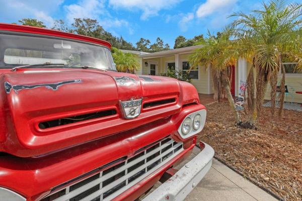 Florida Retro - Clearwater, FL