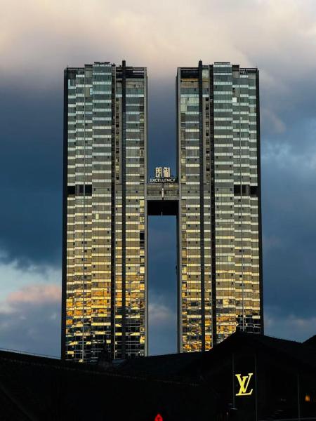 Invis隐室城市高空设计套房-春熙路太古里店 - Chengdu