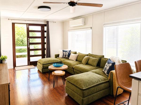 Relaxing Tin Can Bay Cottage, Walk To The Water Front And Pub - Tin Can Bay