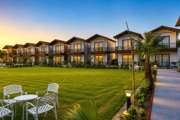 Aayovea Resort Ayodhya Near Ram Mandir & Saryu River - Ayodhya