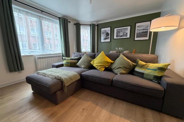2 Bedroom Albany Apt Sleeps 4 -Tv & Wifi -Central - Oban