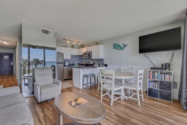 0210 Sun-kissed Memories In Carolina Beach! - Carolina Beach