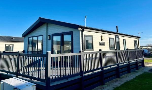 Cabin Sleeps 5 With Hot Tub And Parking - Mablethorpe