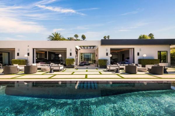 Ultra-luxury Modern Estate With Pool In Trousdale Estates - Santa Monica, CA