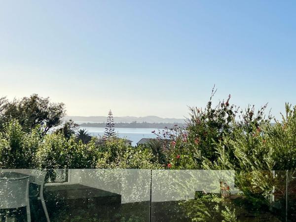 Boutique Apartment With Sea Views, Sun, Outdoor Living - Waiheke Island
