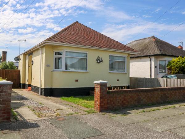 Seaside Bungalow - Rhyl