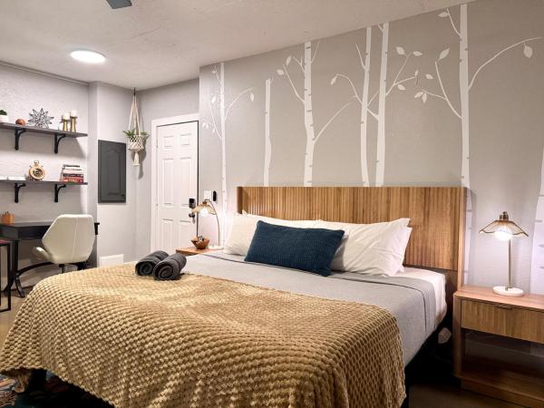 Set On Peaceful 5 Acres, 5 Min From Town, Private Building, Level 2 Ev Charger - Splash Park, Bloomington
