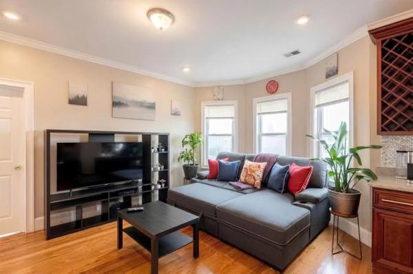 Vibrant 4br Boston Apt - Balcony, Bathtub, Tv Near I-95 & Pet Friendly 903 - Quincy, MA