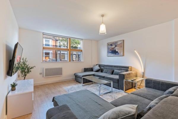 1 Bedroom Flat With Private Parking, Sleeps 6 - Woolwich