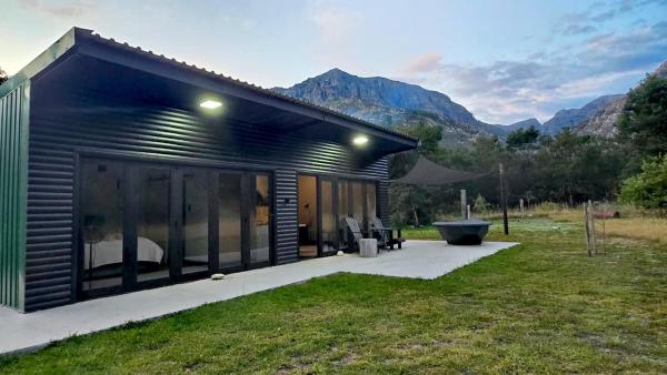 Tranquility - Cabin Nestled In The Mountains - Ceres