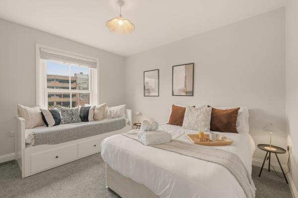 Surrey House- Luxury Norwich City Centre Stay Sleeps 8 - Norwich
