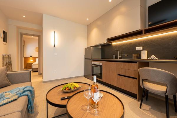 Sea Breeze Luxury Apartments - 哈爾基季基州