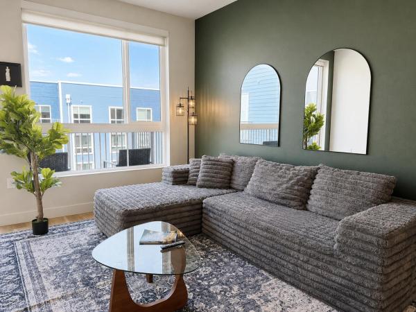Elegant Escape 10 Min From Disneyland With Pool & Gym - Costa Mesa, CA