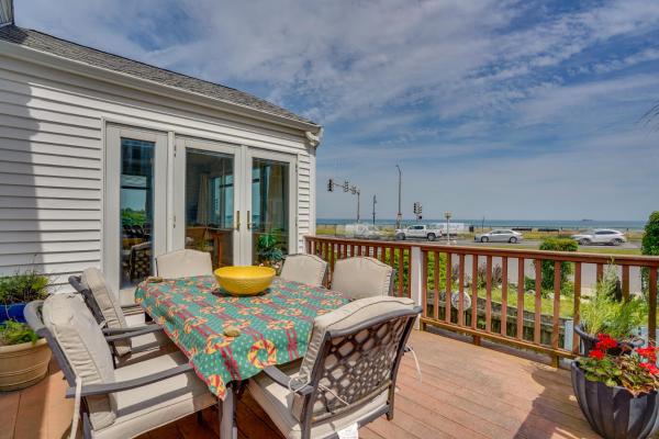 Stroll To The Beach Or Enjoy A View Of The Sunrise - Winthrop, MA