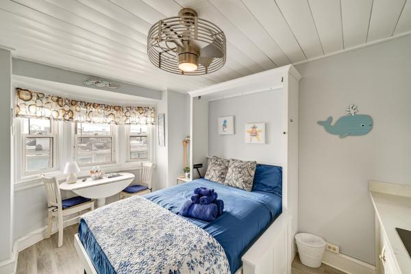 Prime Walkable Location! 2-unit Ocean City Getaway - Ocean City, NJ
