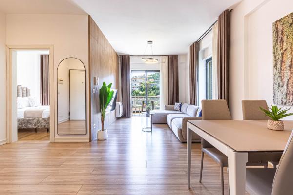 Ama's 1br Ap 3 - Parking, Kitchen & Sea View - Himarë