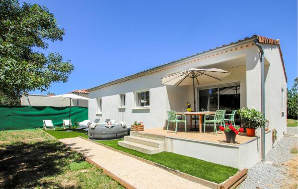 Awesome Home In St Etienne De Fontbell With Wifi - Aubenas