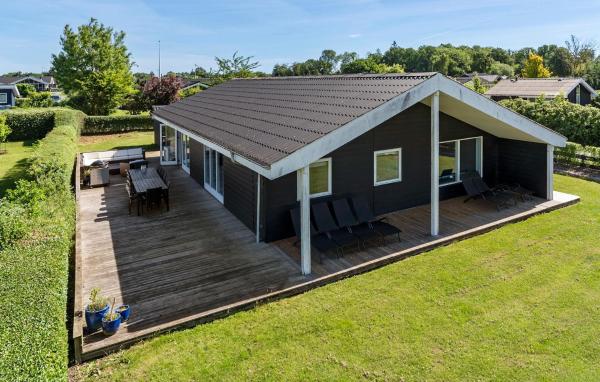 Stunning Home In Juelsminde With Wifi - 덴마크