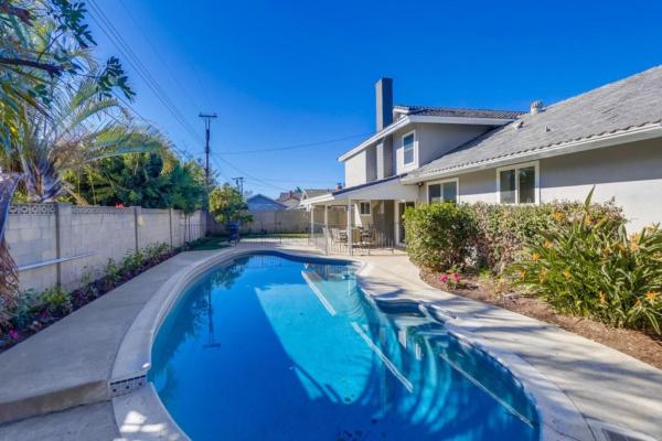 Gorgeous Upgraded 5 Bedroom & 3 Bath Home With Pool - Orange, CA