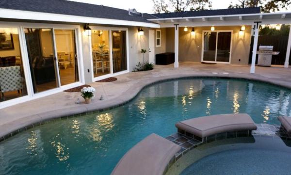 Fantastic 6 Bedroom, 45 Bath Home (4 Master Suites), Pool Home - Anaheim, CA