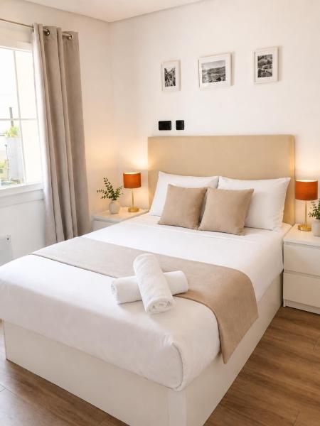 Grand Central House - Master Penthouse Double Room Ensuite - Gibraltarstay Apartments - Gibraltar