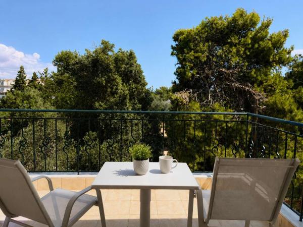 Artemida Olive Gem - Sunny Balcony Views & Parking - Griekenland