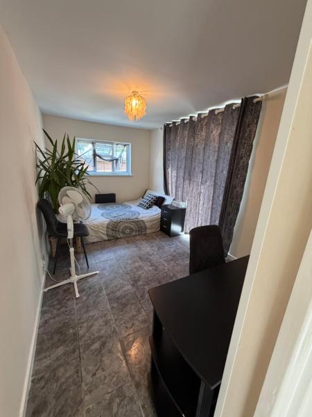 Luxury Garden Studio With Private Entrance - Southend-on-Sea