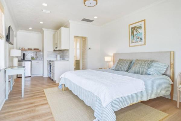 Sun Sand And Style Studio - Riviera Beach, FL