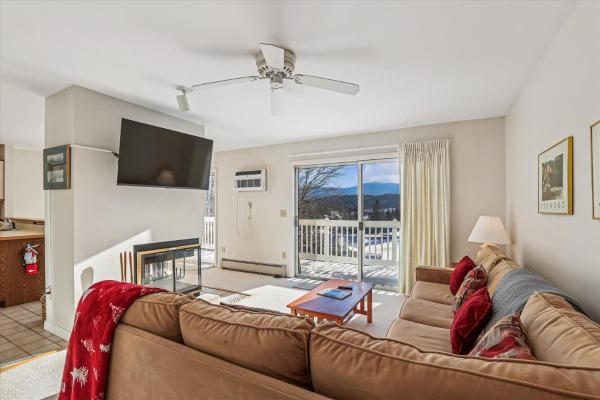 Mountainside Condo J202 - Hyde Park, VT