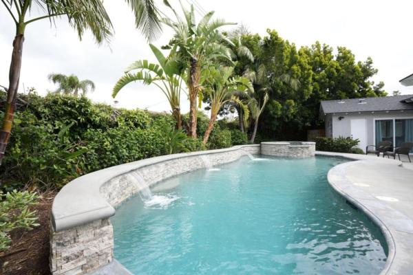4 Bedroom, 3 Bathrooms Pool Home - Orange, CA