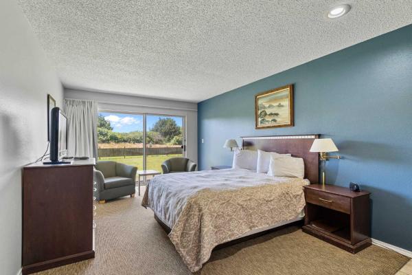 Queen Studio Ground Floor - Pool And Hot Tub - Ocean Shores, WA
