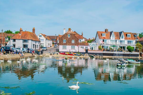 Stunning Emsworth Family Home - Pass The Keys - Emsworth