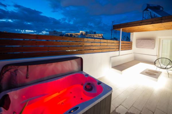 Acropolis Area Small Studio With Hot Tub And Terrace View - Athens
