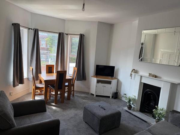 2 Bed Folkestone Flat, Town, Rail, Channel Tunnel - Folkestone