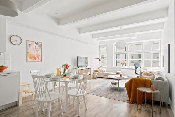 Factory Loft, Historic Building, Kamppi, Bright - Helsinki