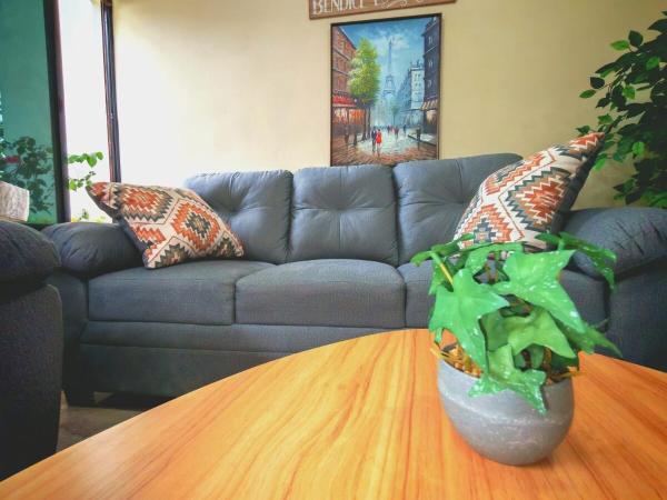 Casa En Residencial Privada Con Amenidades - El Salvador