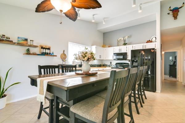 Desert Oasis Ranch-style Mesa Home, Hiking/tubing - Mesa