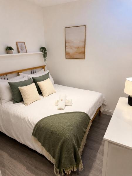 Stylish Private En Suite Room In Woodford - Ilford