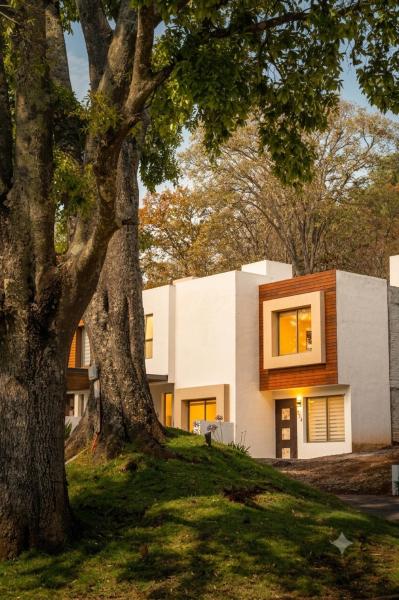 Luxury House Surrounded By Nature In Altozano - Morelia