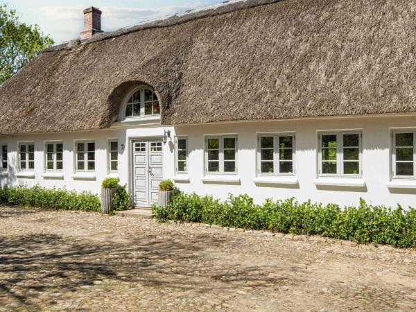 Idyllic Danish Farmhouse Retreat-by Traum - Norre Nebel